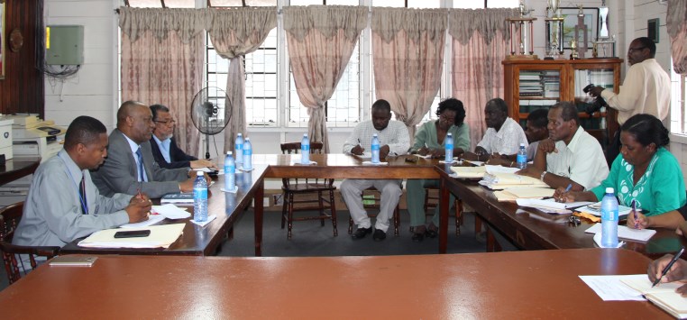 Government seeks to build stronger relationship with Public Service ...