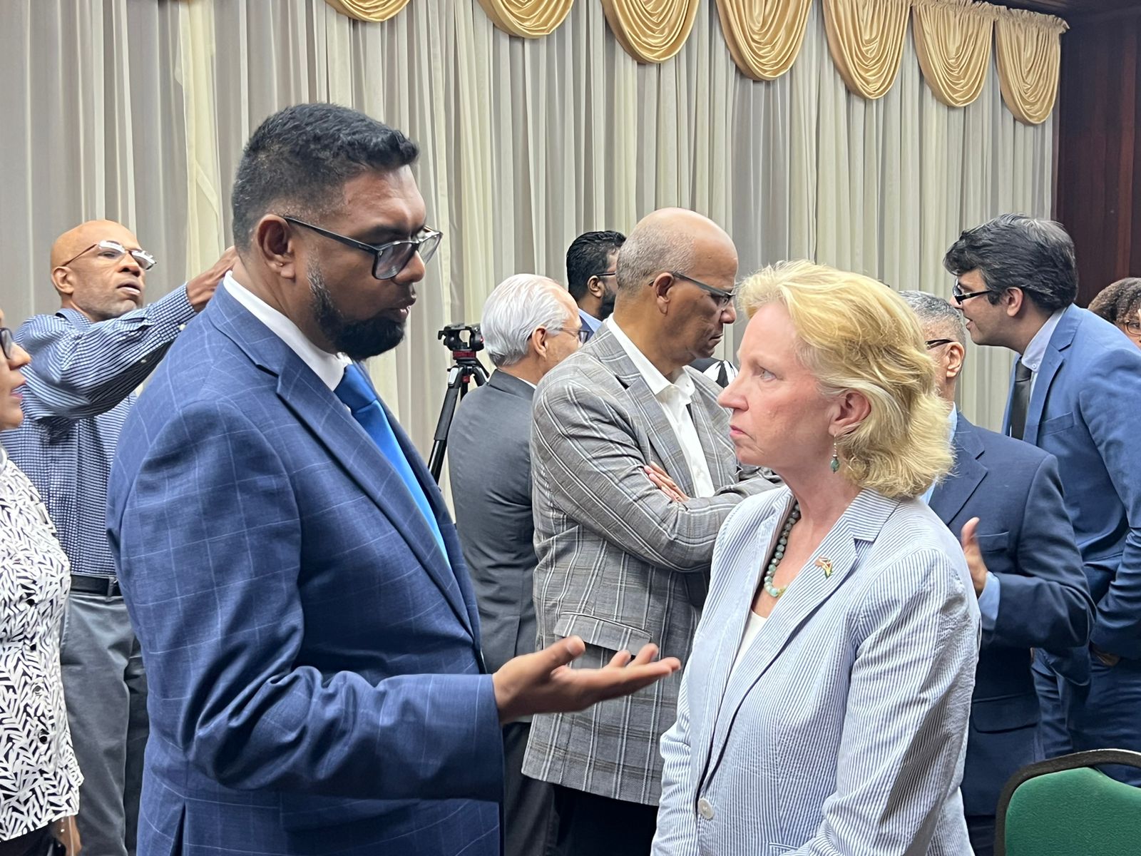 President sees "no controversy" in Home Affairs Permanent Secretary's ...