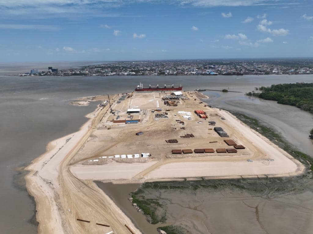 Vreed-en-hoop Shorebase welcomes first commercial vessel at its man ...