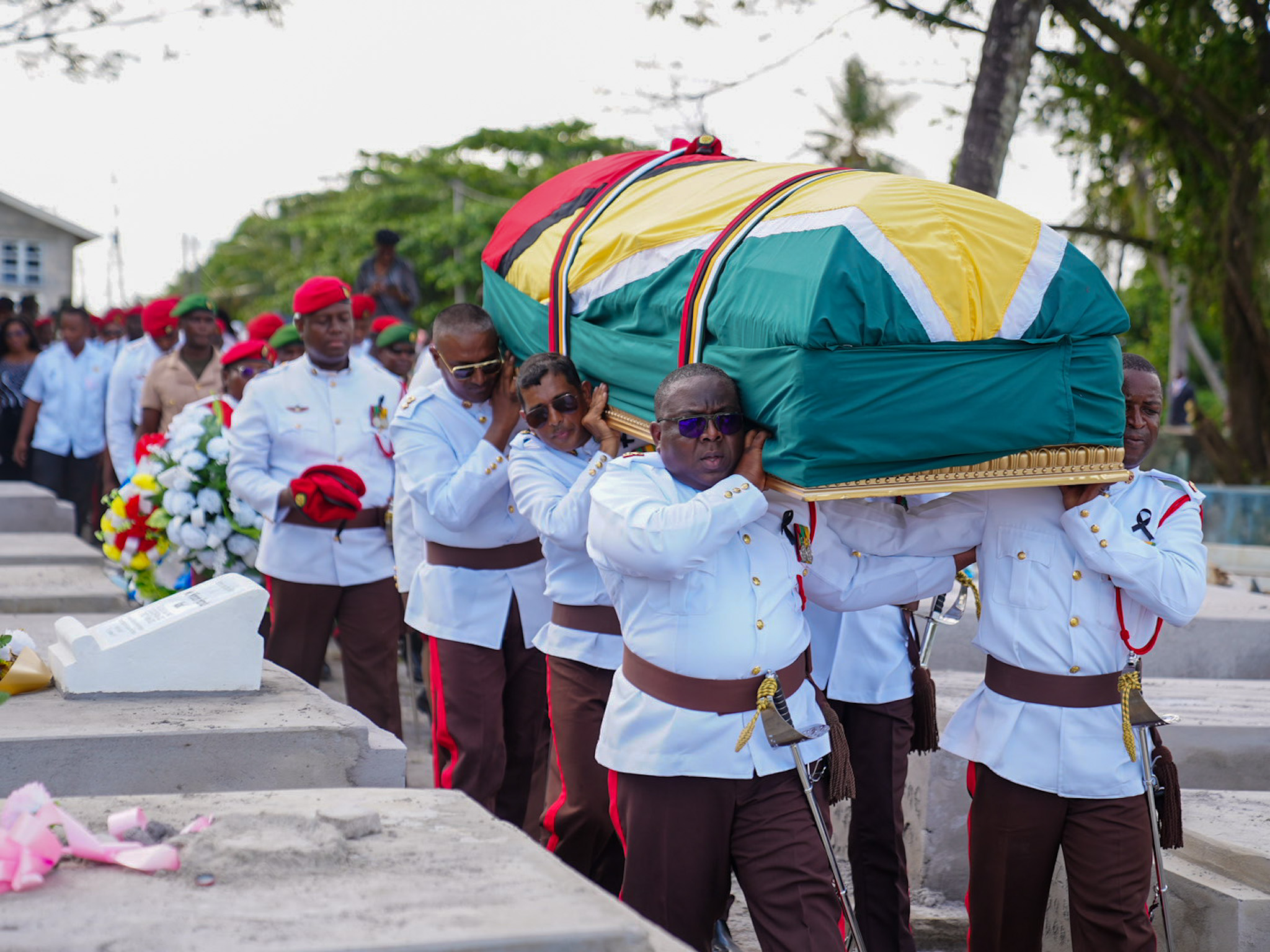 Fallen Servicemen remembered as silent heroes in a troubling time ...