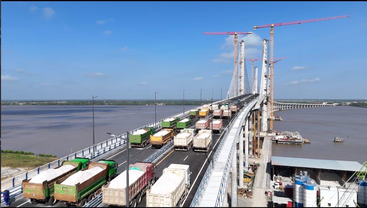 Load testing on new Demerara River Bridge exceeding expectations -says ...