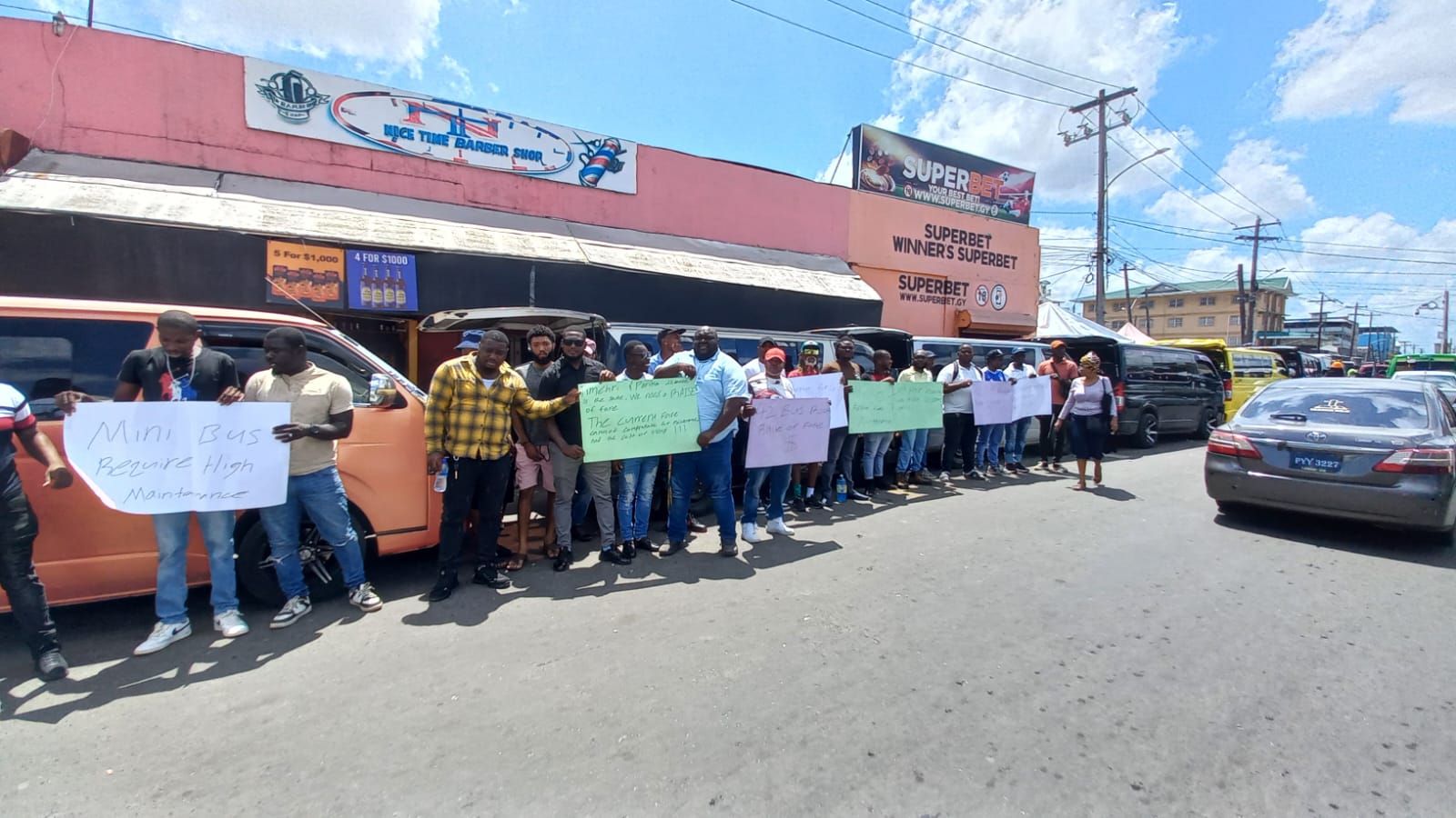 Route 42 drivers picket for increase in fare, citing no increases in ...