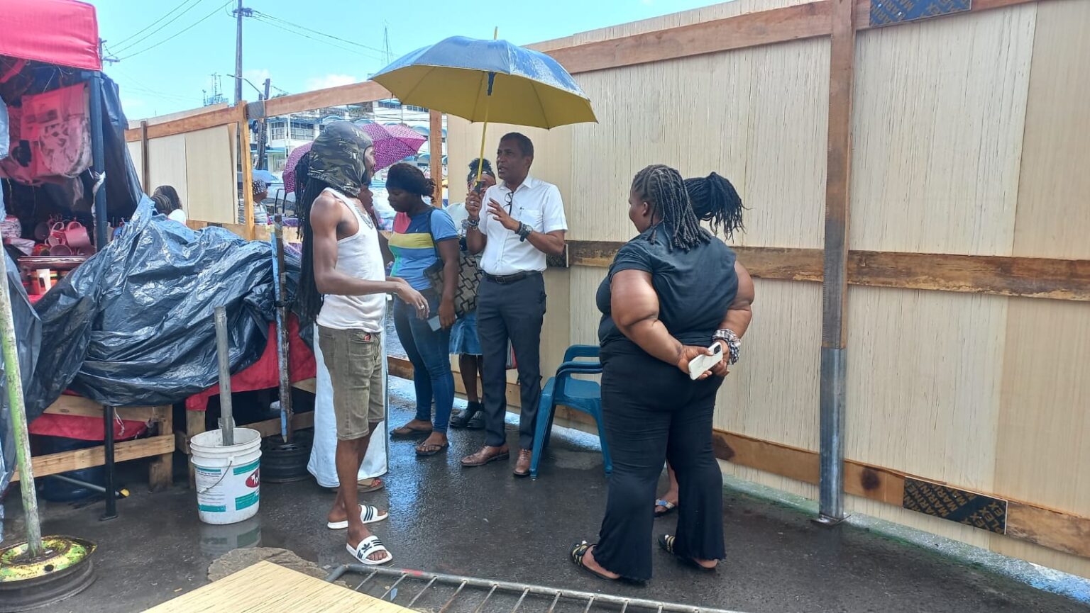 Vendors decry being blocked out as Stabroek Market square ...