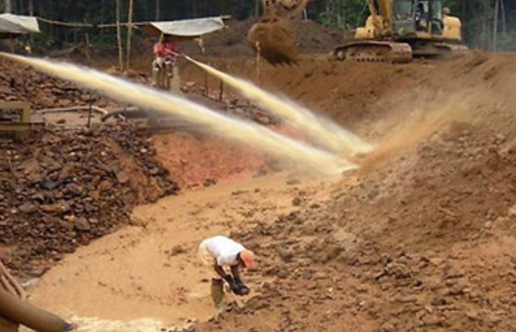 GGMC shuts down illegal mining operation in Essequibo river; Mining ...