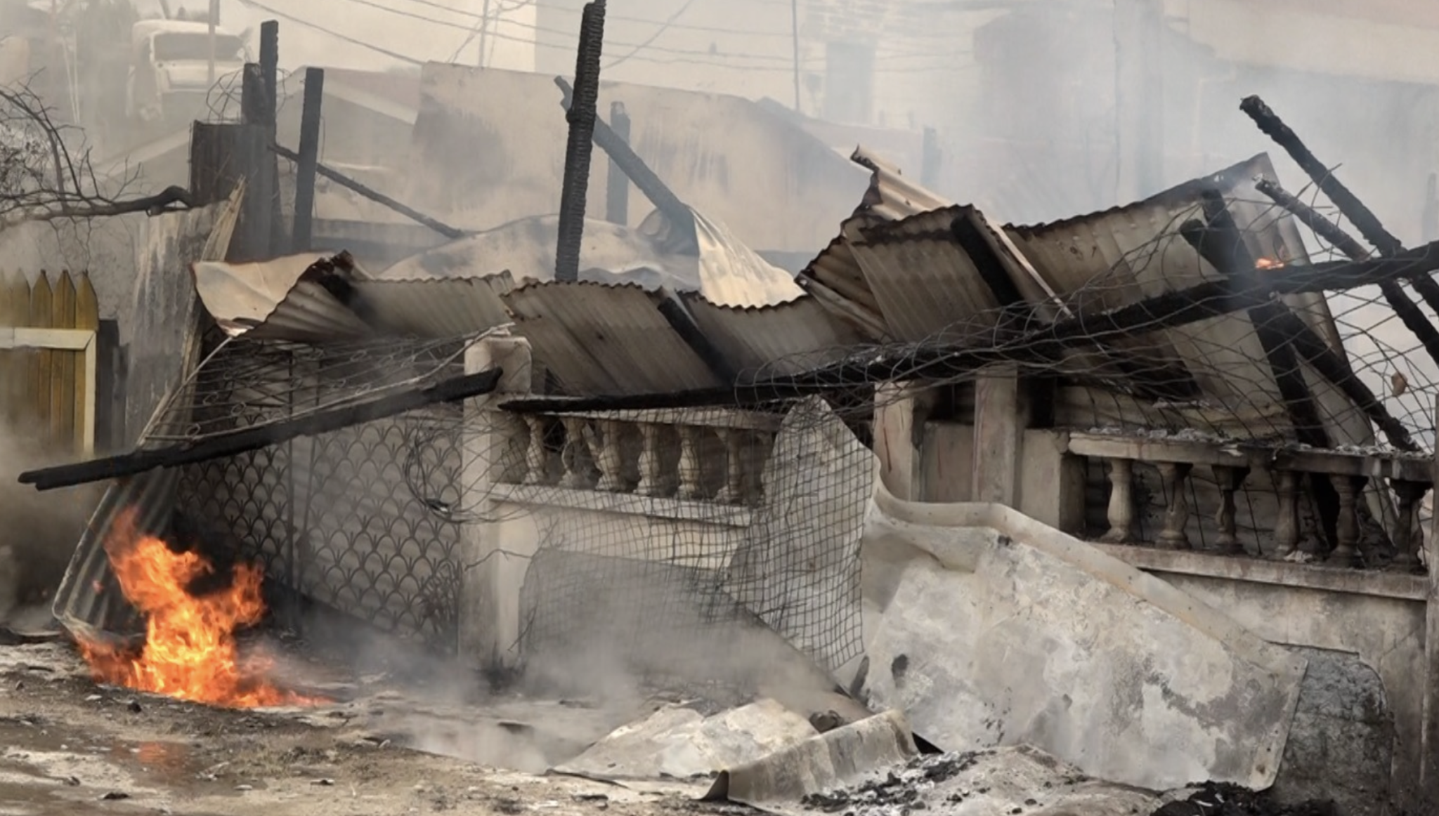 401 Furniture bond in Mon Repos completely gutted by fire - News Source ...