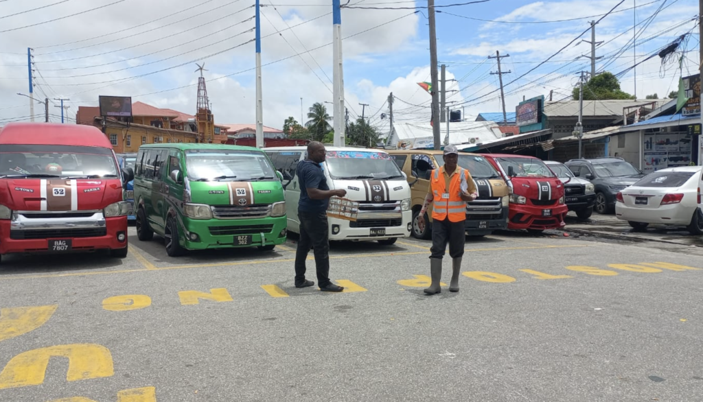 Route 32 mini-bus operators protest for increase in fares - News Source ...